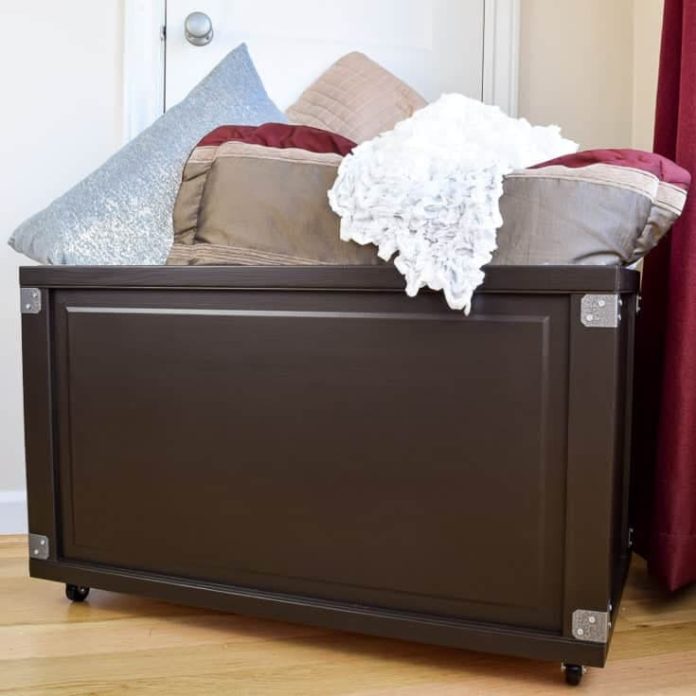 35+ Clever DIY Blanket Storage Ideas For Small Spaces & Closets (2024)