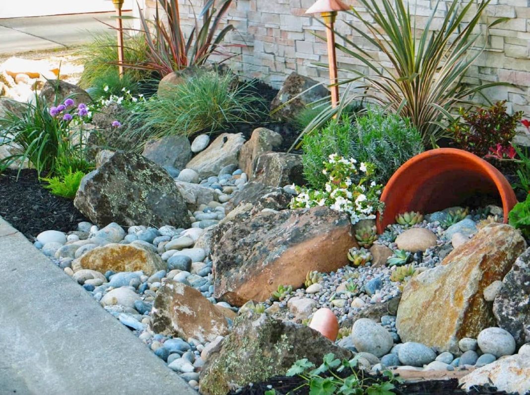 35+ Beautiful Rock Garden Ideas and Designs (With Pictures)