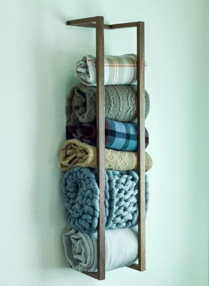 35+ Clever DIY Blanket Storage Ideas For Small Spaces & Closets (2024)