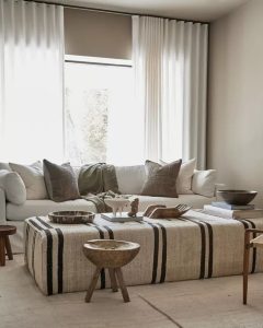 25+ Beautiful White Couch Living Room Ideas and Designs (With Photos)