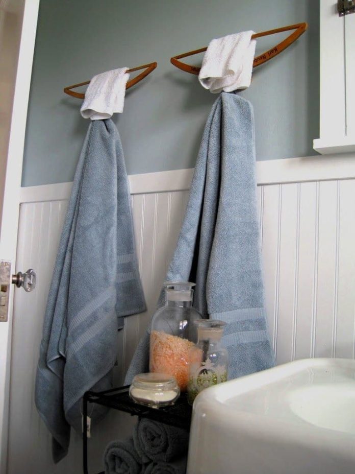 35+ Creative DIY Bathroom Towel Rack Ideas and Designs (Photos)