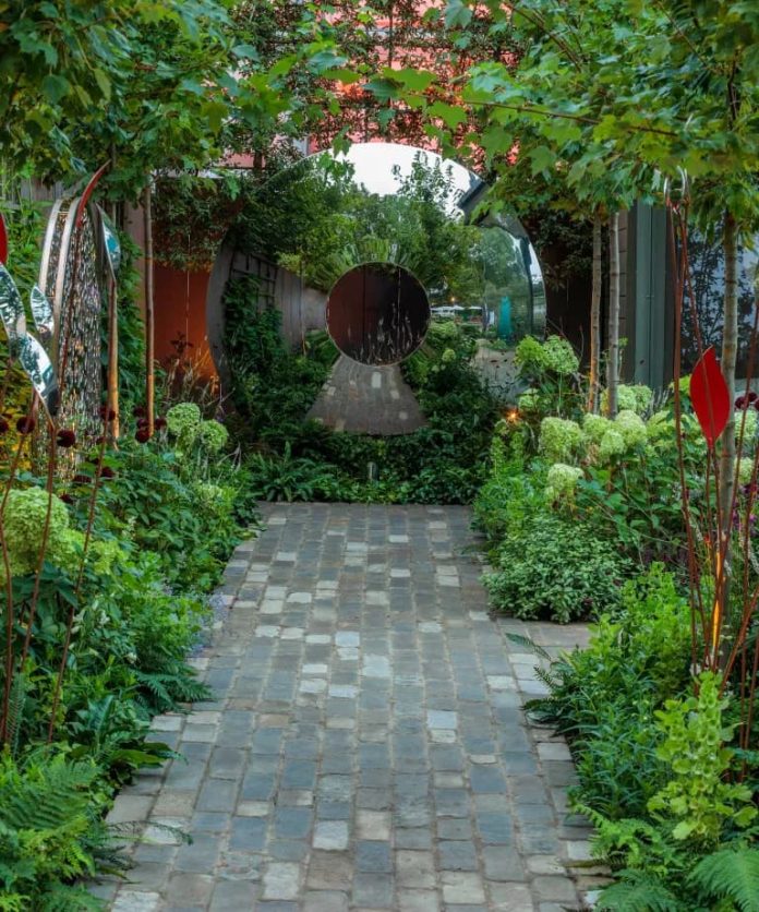 95+ Most Beautiful DIY Garden Path and Walkway Ideas (with Pictures)