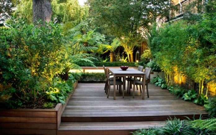 35+ Best Corner Garden Ideas and Designs (With Pictures)