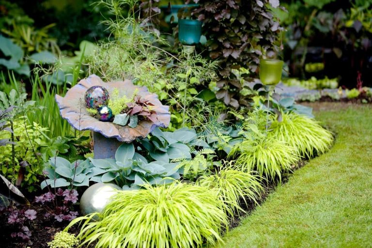 35+ Beautiful Shade Garden Ideas and Designs (Photos)