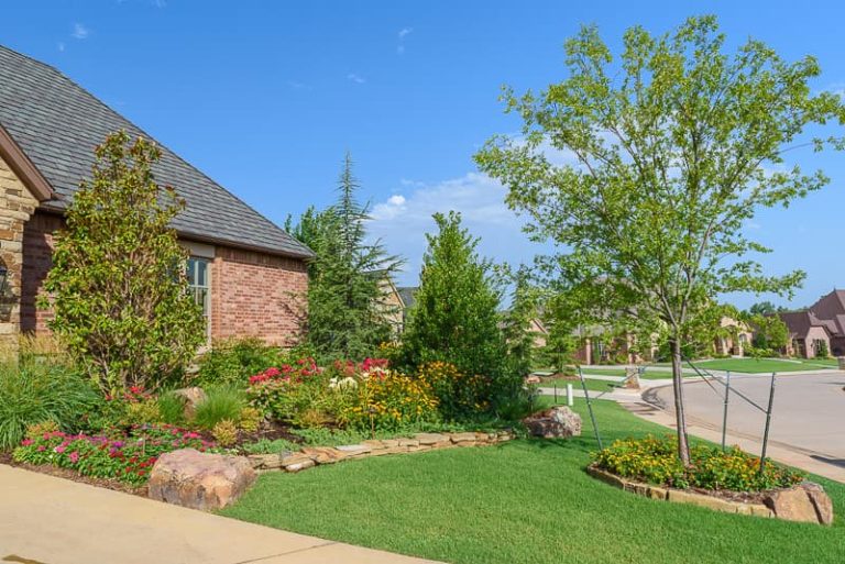 10 Oklahoma Landscaping Ideas to Beautify Your Home (Photos)