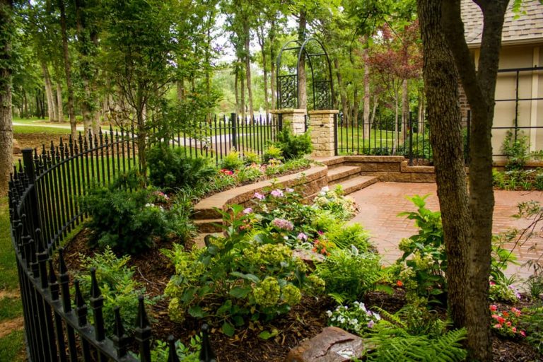 10 Oklahoma Landscaping Ideas to Beautify Your Home (Photos)