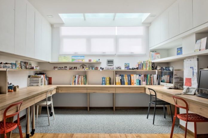 10 Teenage Study Area Ideas and Designs (With Pictures)