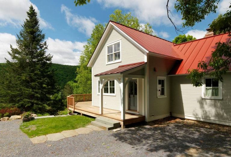 What Color To Paint House With a Red Roof? (13 Ideas)