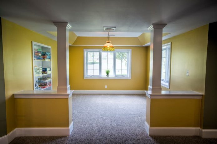 20+ Inexpensive Basement Wall Ideas and Designs (With Pictures)