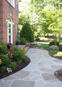 20 Stunning Flagstone Patio Ideas and Designs (With Pictures)