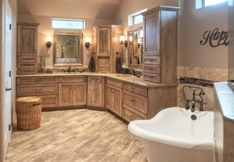 20+ Country Bathroom Ideas to Create a Rustic Retreat (Pictures)