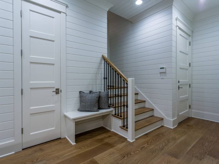 20+ Inexpensive Basement Wall Ideas and Designs (With Pictures)