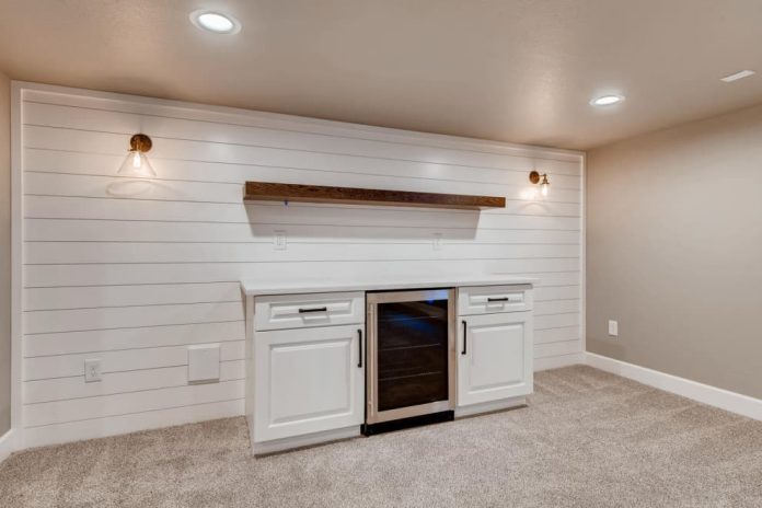 20+ Inexpensive Basement Wall Ideas and Designs (With Pictures)