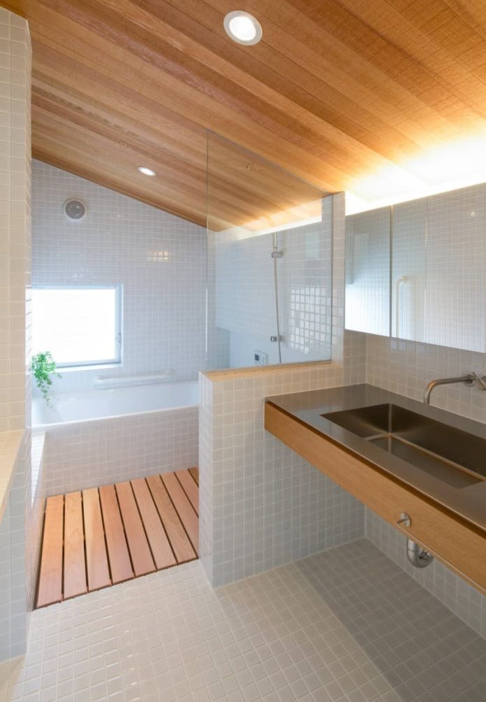 30+ Best Bathroom Ceiling Ideas & Designs (With Photos) for 2024