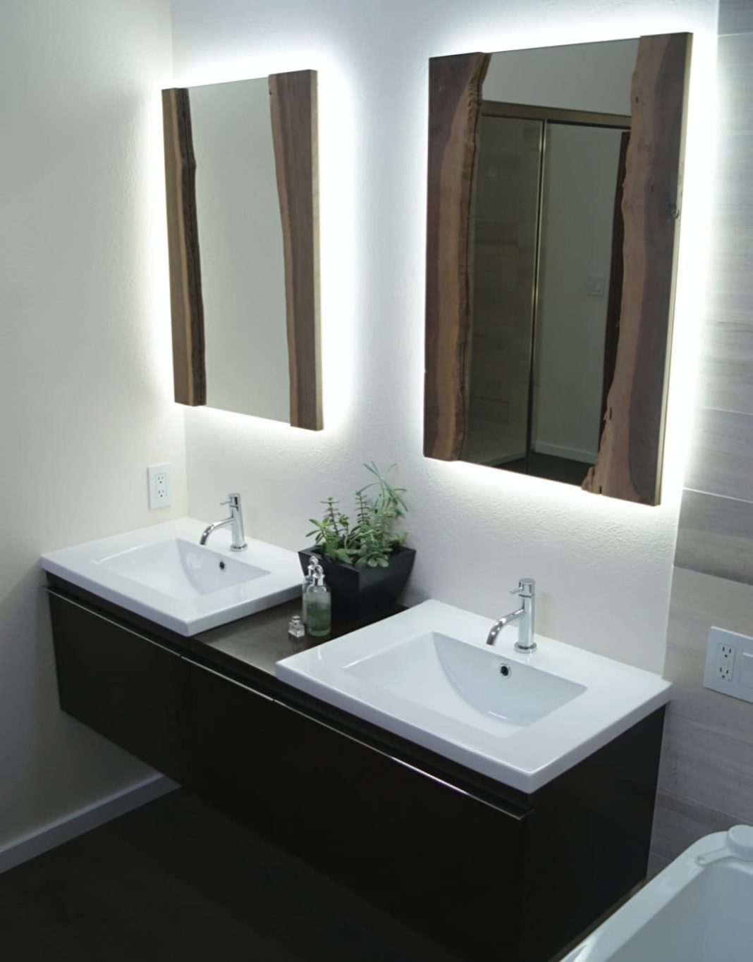 20 Small Bathroom Lighting Ideas and Designs (With Pictures)