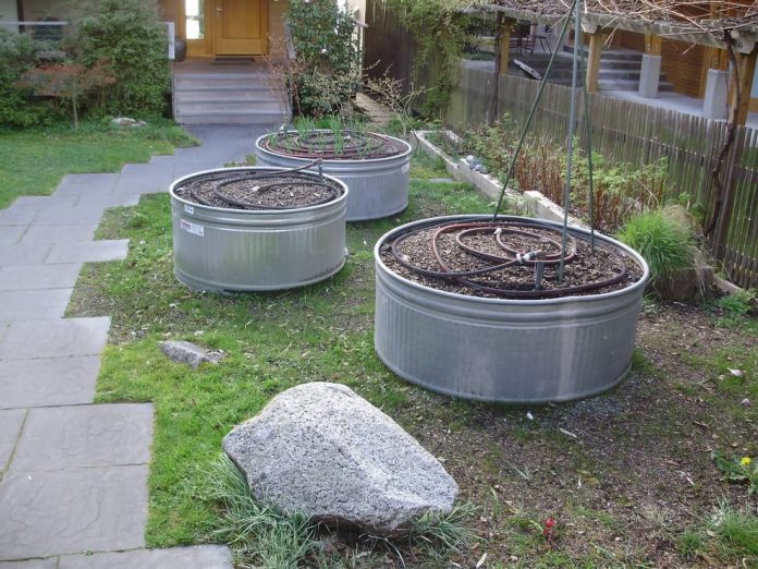 18 Beautiful Round Raised Garden Bed Ideas & Designs For 2024