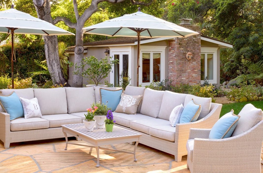 38 Stunning Backyard Seating Ideas to Transform Your Outdoor Space