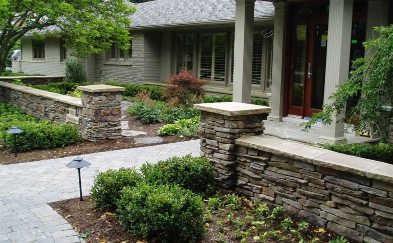30 Stunning Front Yard Fence Ideas to Transform Your Home (2024)