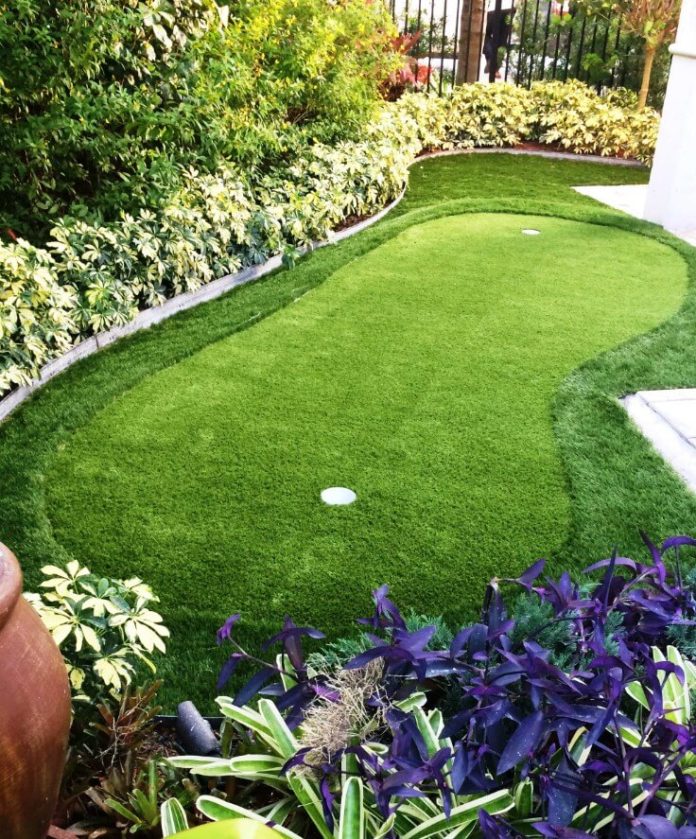 15 Amazing Backyard Putting Green Ideas to Elevate Your Golf Game (2024)