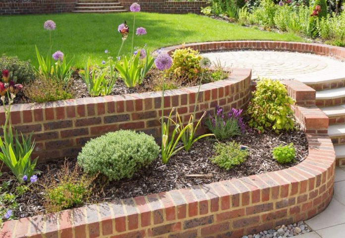 15 Creative Brick Fence Ideas to Boost Curb Appeal (2024)