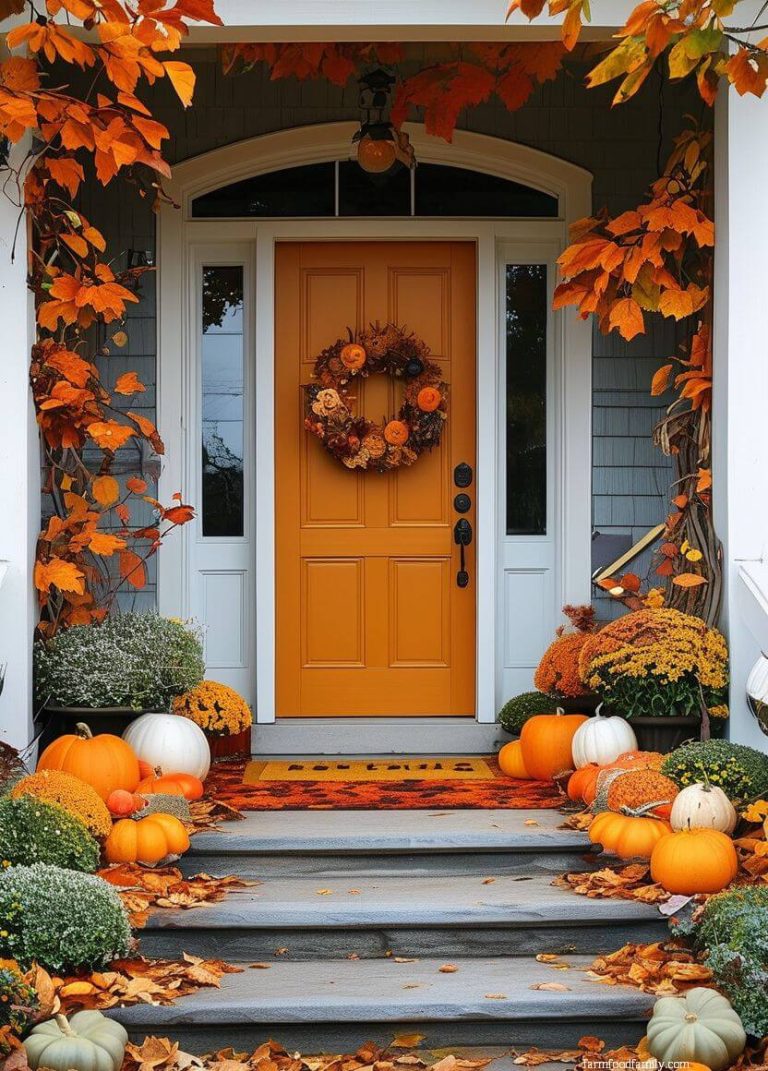 30 Stunning Fall Door Decorating Ideas to Wow Your Guests (2024)