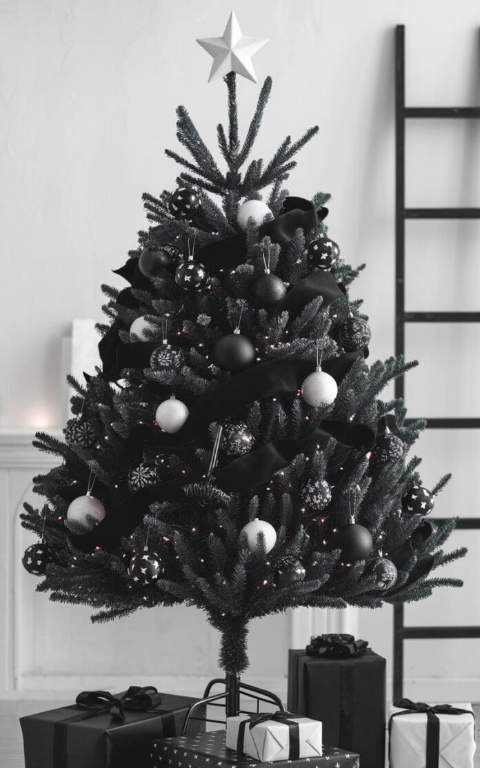 40+ Elegant Black Christmas Tree Ideas You’ll Love This Holiday (2026)
