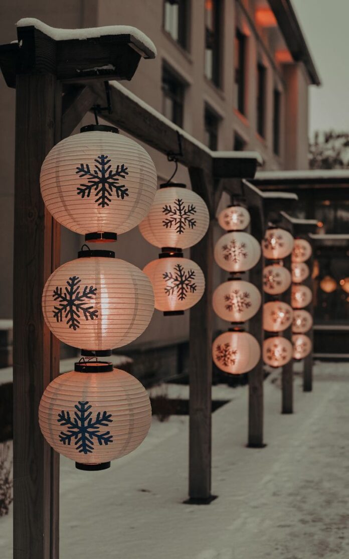 40+ Magical Christmas Lantern Decor Ideas to Light Up Your Holidays (2025)