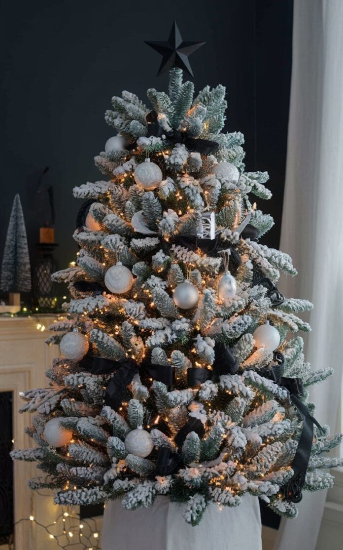 40+ Elegant Black Christmas Tree Ideas You’ll Love This Holiday (2026)