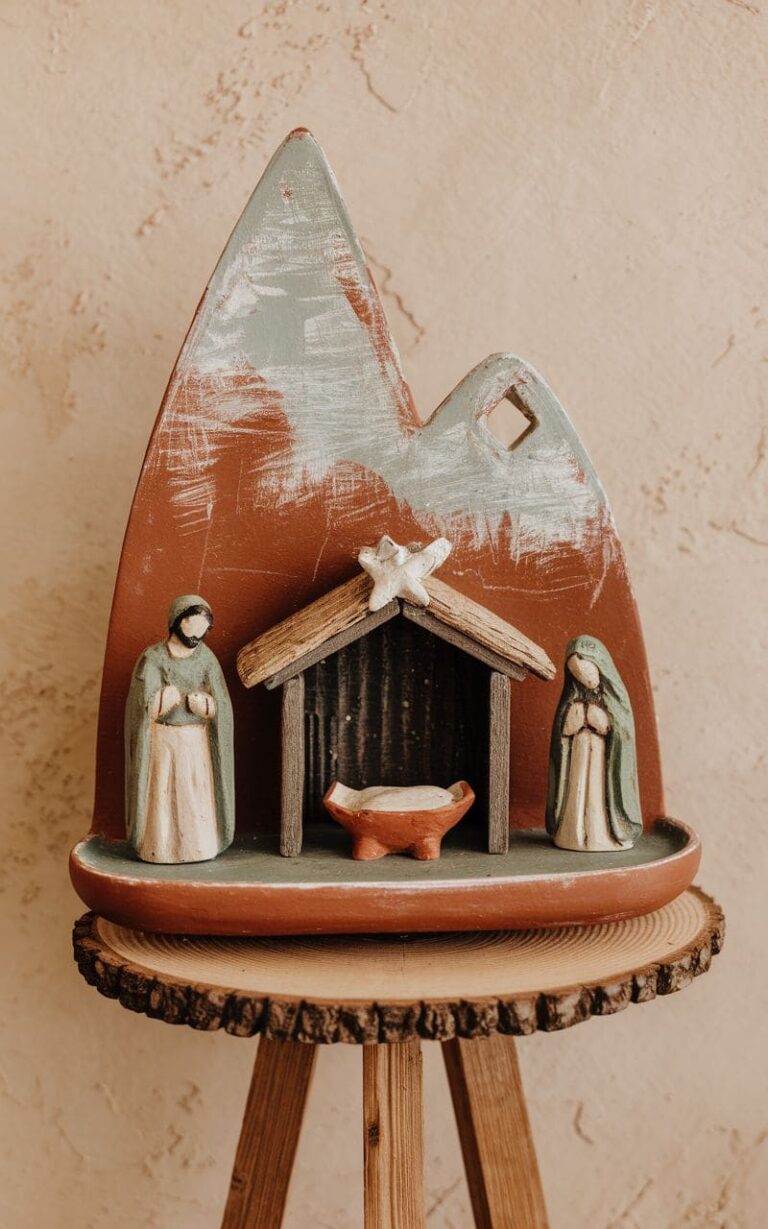 40+ Stunning Nativity Set Display Ideas for a Festive Home This Season ...