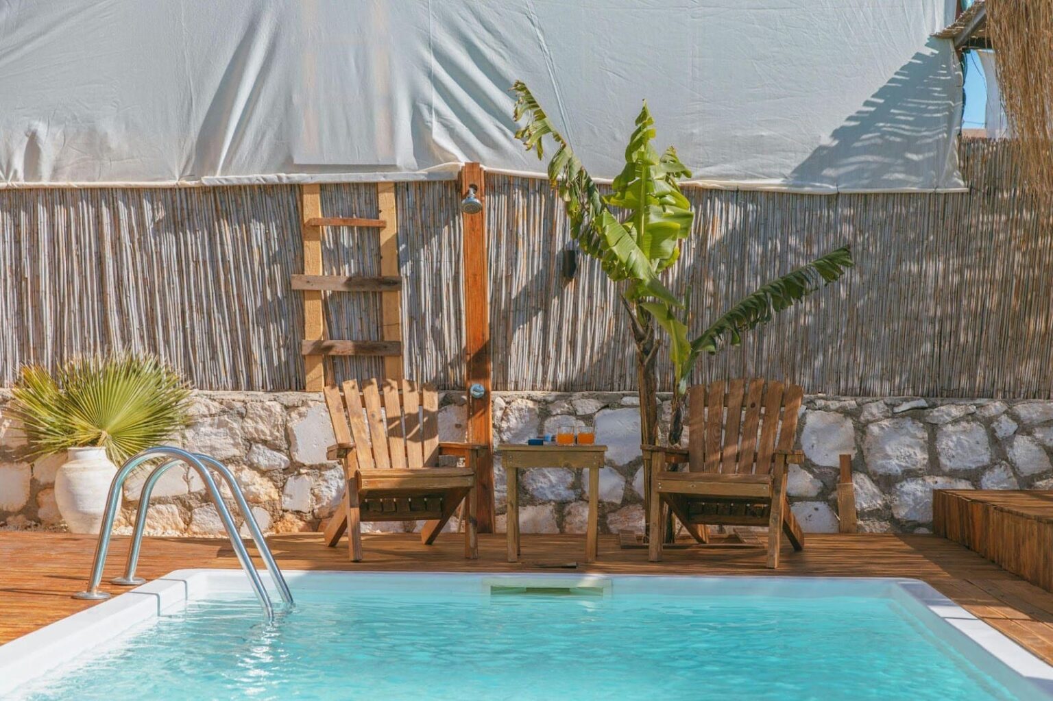 60+ Stunning Sloped Backyard Ideas with Retaining Walls and Pools You ...